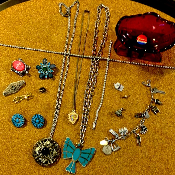 Jewelry | Big Lot Of Ladies Assorted Vintage Beautiful Estate Sale ...